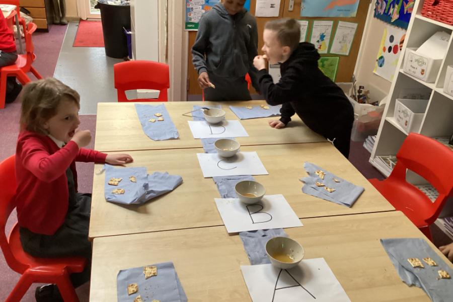 Honey tasting experience | Broadbent Fold Nursery & Primary School